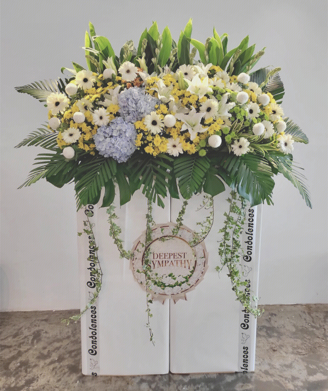 Condolence Flowers C135 - Foryou Flowers | Penang Florist | Flower ...
